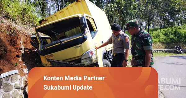 Rem Blong, Truk Boks Tabrak Tebing di Waluran Sukabumi | kumparan.com Rem Blong, Truk Boks Tabrak Tebing di Waluran Sukabumi | kumparan.com
